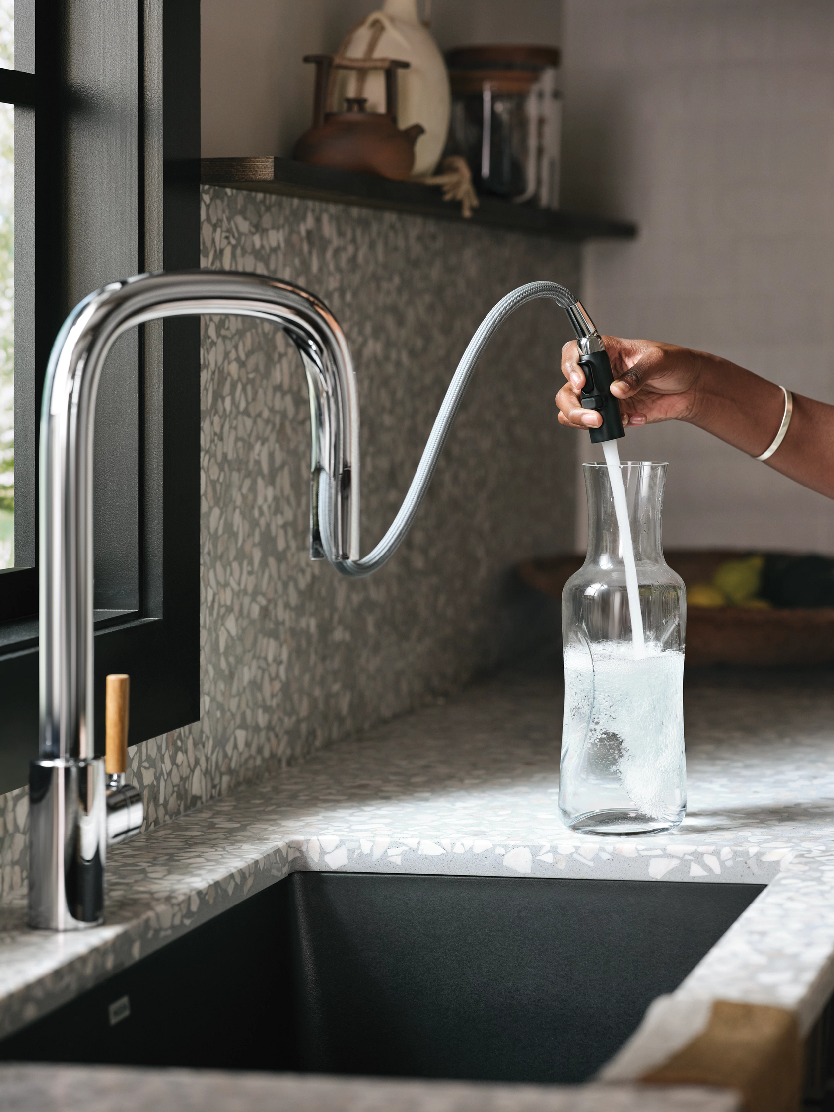 Tenon Motion Control Smart Pulldown Touchless Kitchen Faucet – Moen